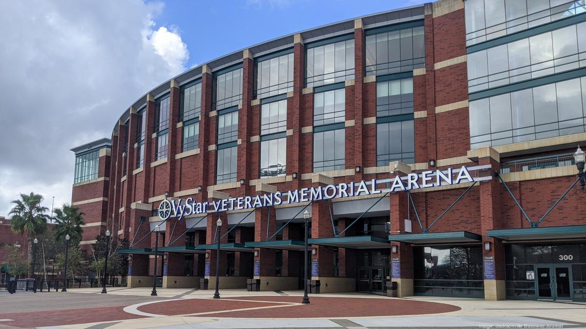 Dana White announces UFC 261 with full arena of fans in Jacksonville