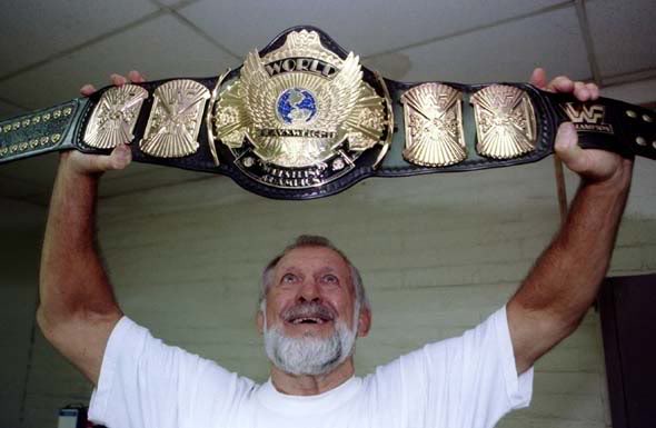 Former wrestler and famed belt designer Reggie Parks passes away