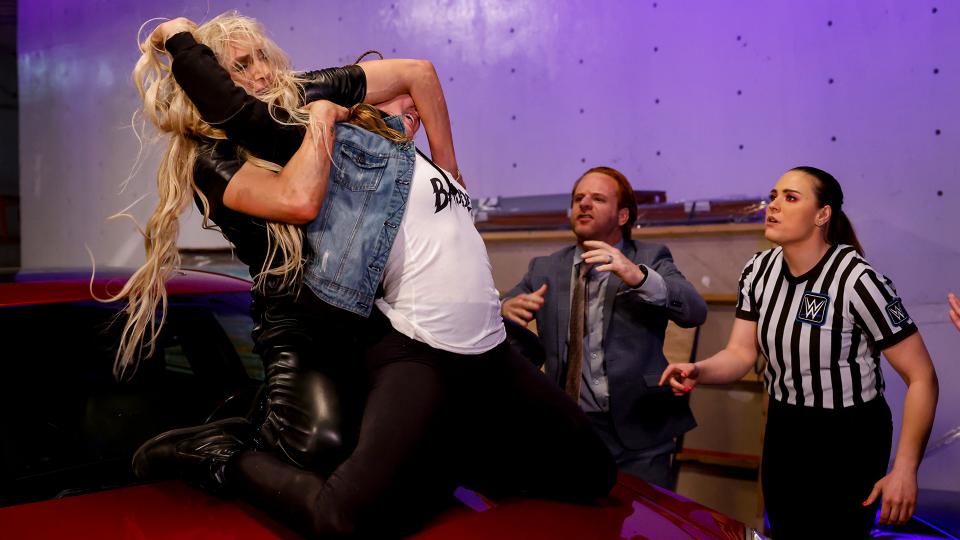 SmackDown tops network programs, big week in Canada for WWE