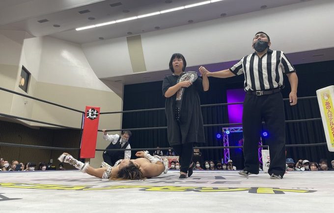 Keiko Takeshita, mother of Konosuke Takeshita, wins DDT Ironman ...