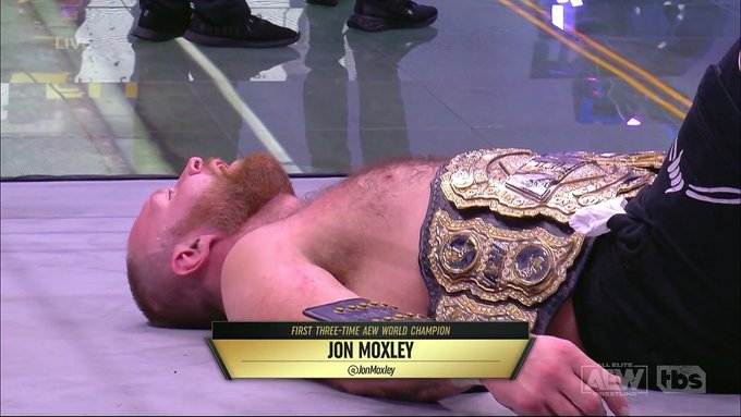 Jon Moxley wins AEW World Championship at Dynamite Grand Slam
