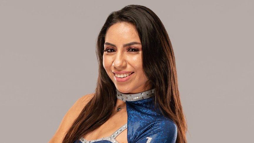 Jazmin Allure shares that she's signed to WOW (Women of Wrestling)