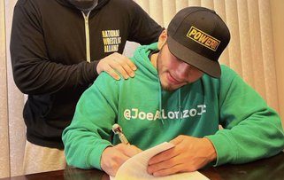 Joe Alonzo signs with NWA