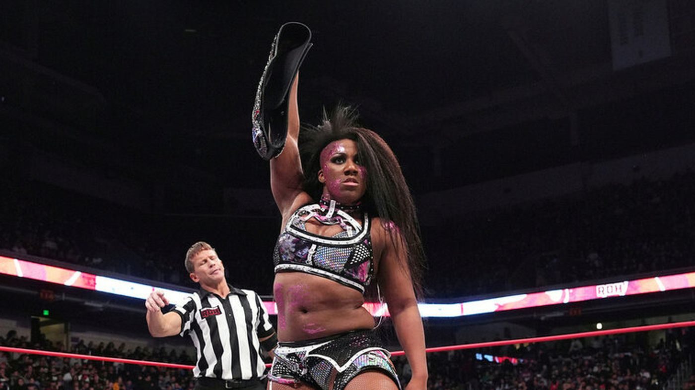 Athena states she has broken nose, will wrestle at Final Battle