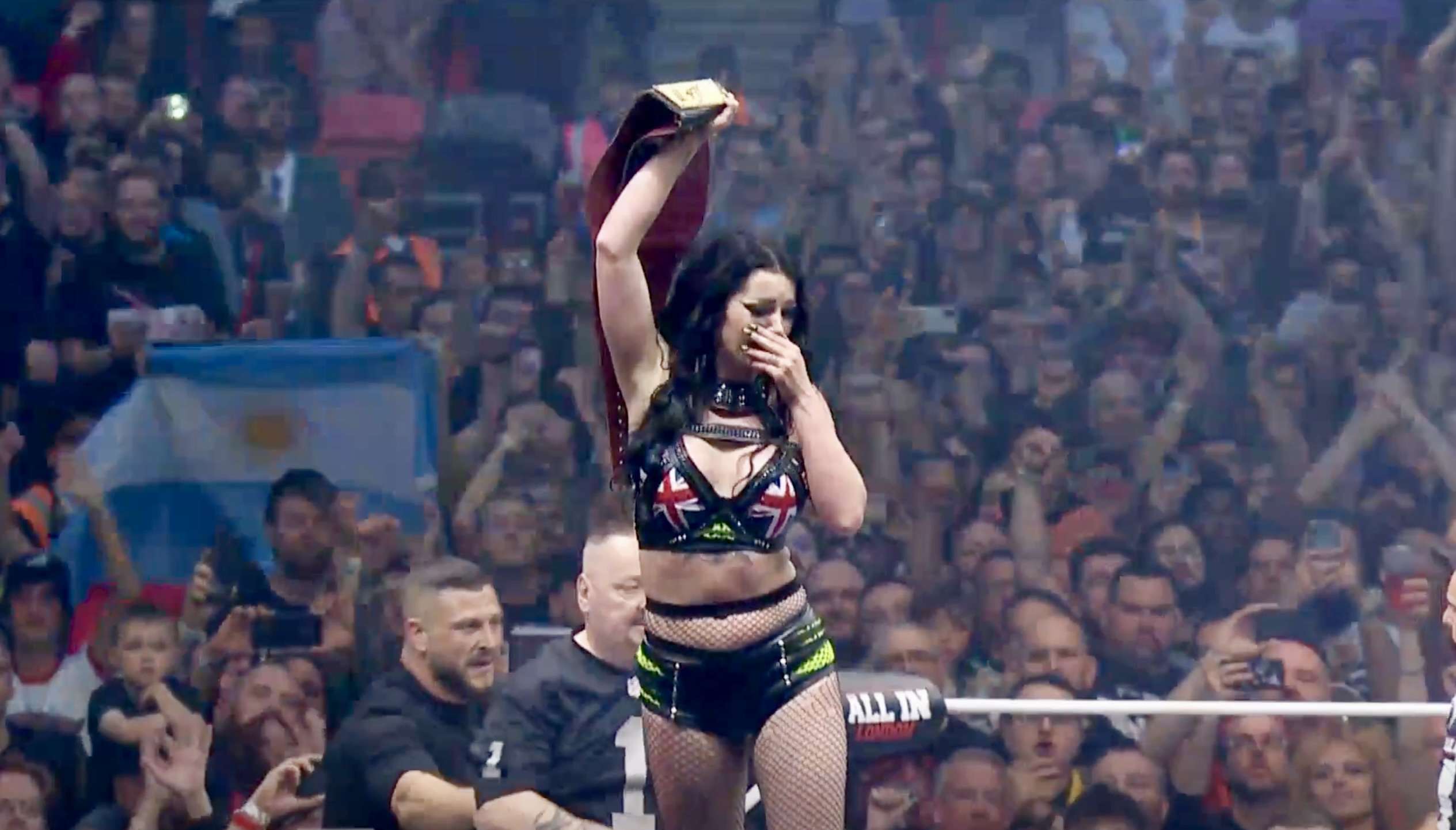 Saraya wins AEW Women's World Championship on home turf at All In