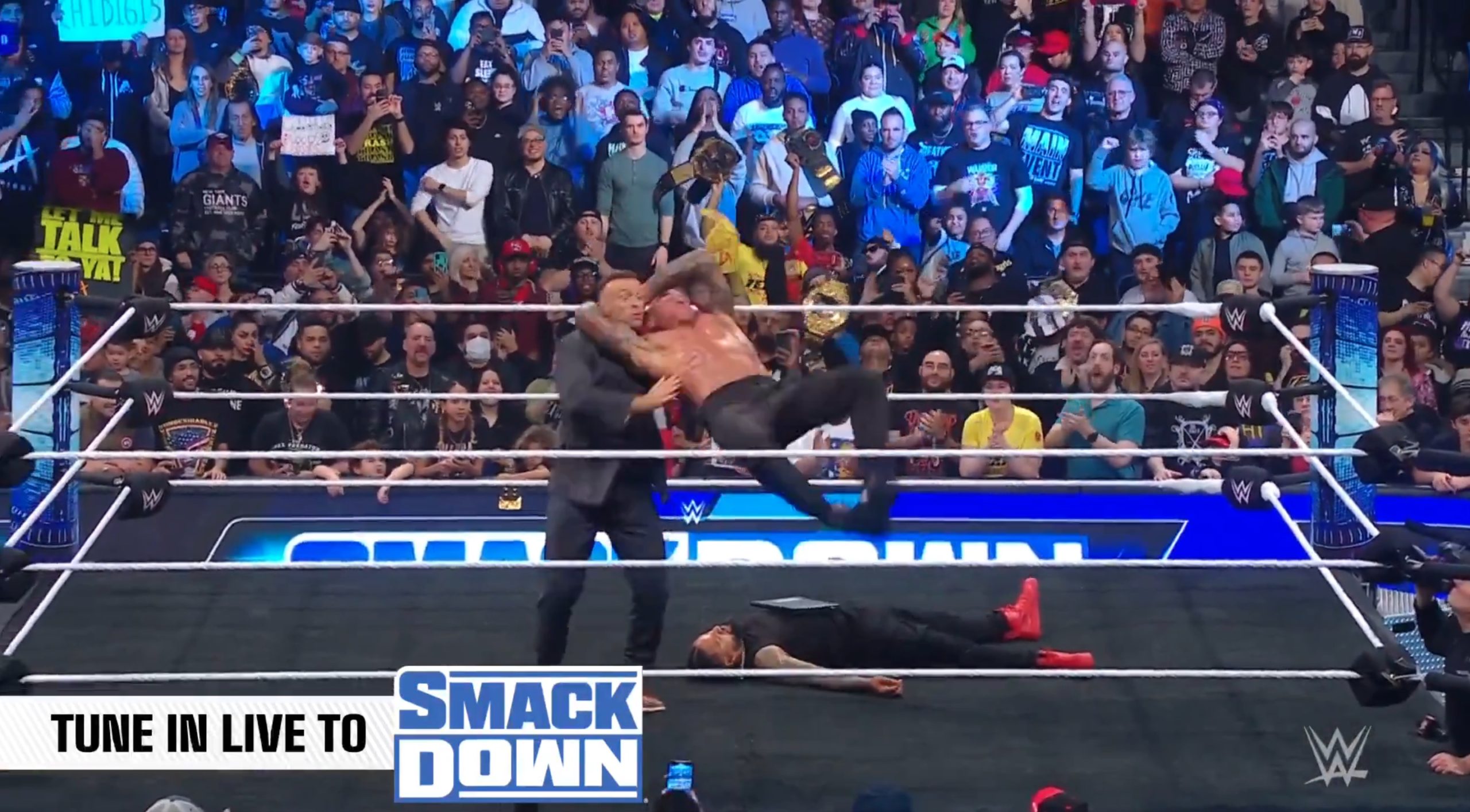 mackDown Results: Orton Signs with SmackDown, Punk to Appear Next Week