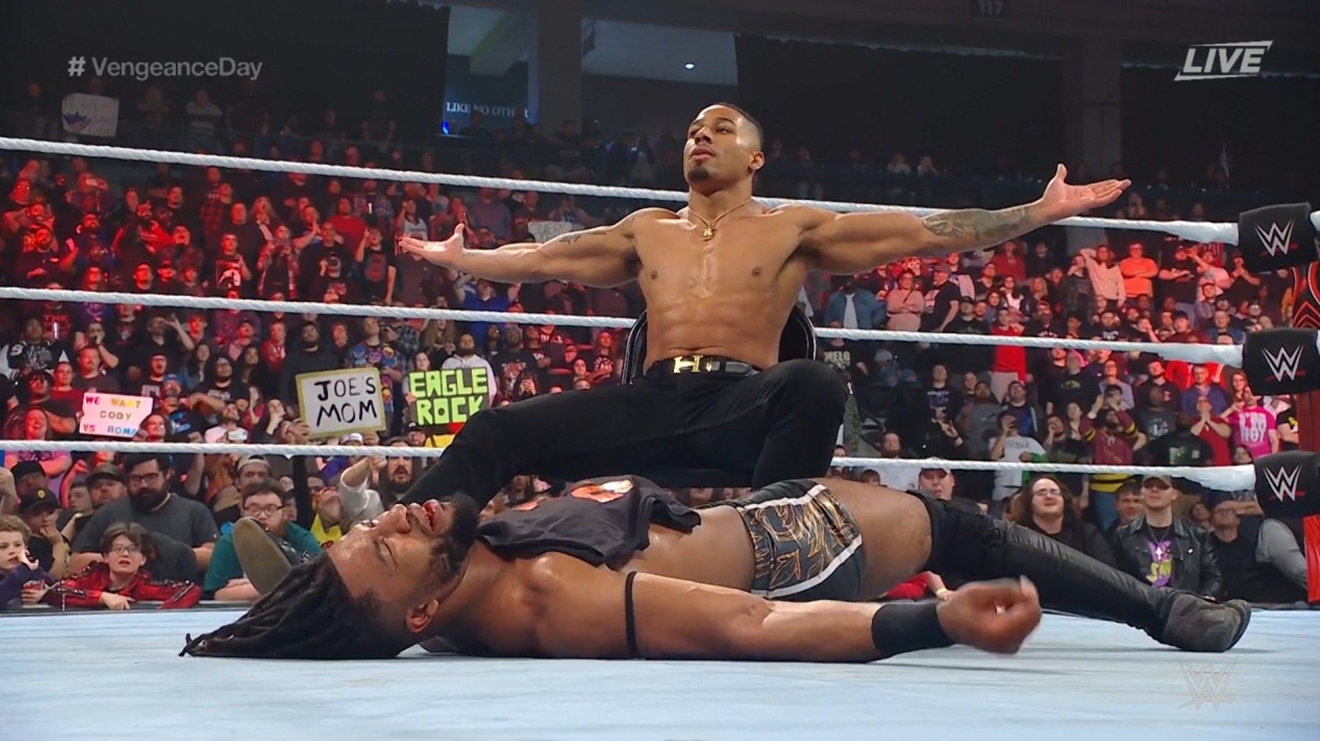 Carmelo Hayes ambushes Trick Williams at NXT Vengeance Day