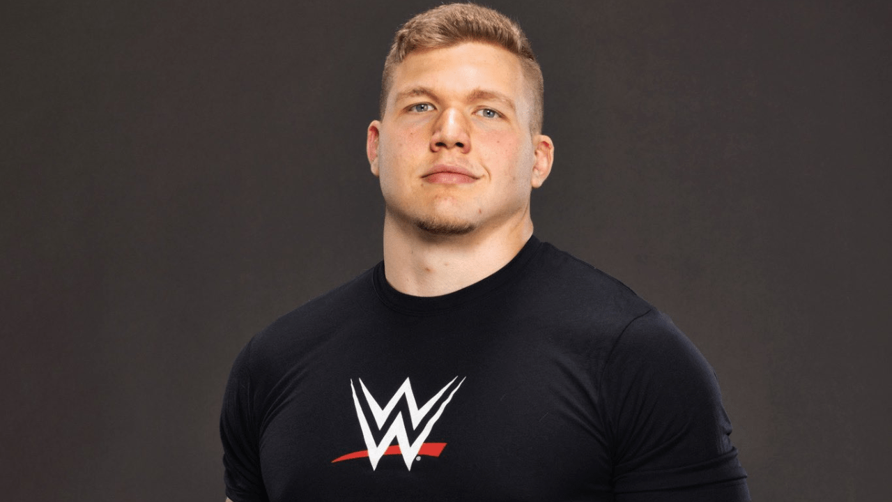 WWE signs Julian Baldi