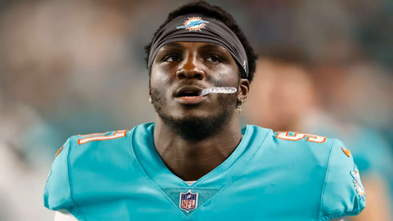 Former NFL defensive back Trill Williams signs with WWE, makes appearance on 11/12 NXT