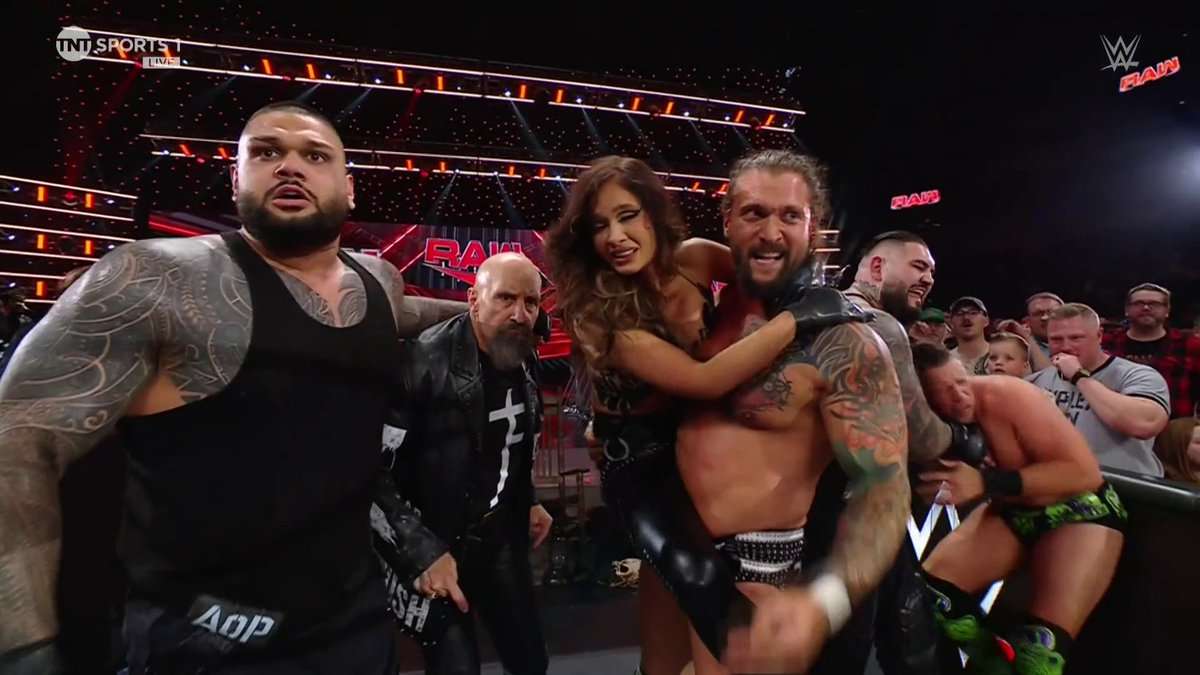 WWE Raw notes: Karrion Kross pins Uncle Howdy with assist from Paul ...