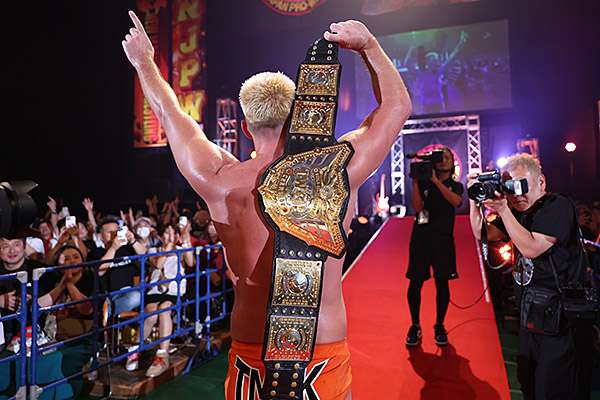 Zack Sabre Jr. defeats Hirooki Goto for the IWGP World Heavyweight Championship