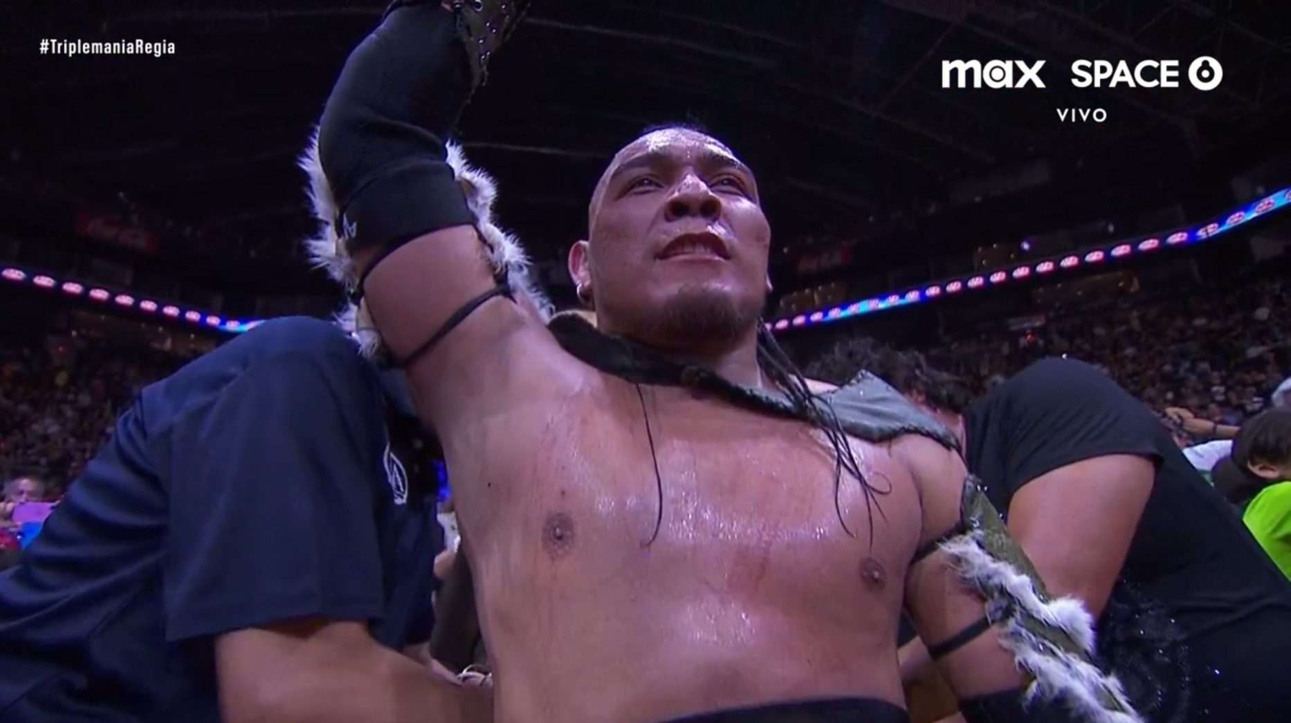 AAA Triplemania Regia 2025 results: Vikingo wins hectic trilogy match against Alberto El Patron ...