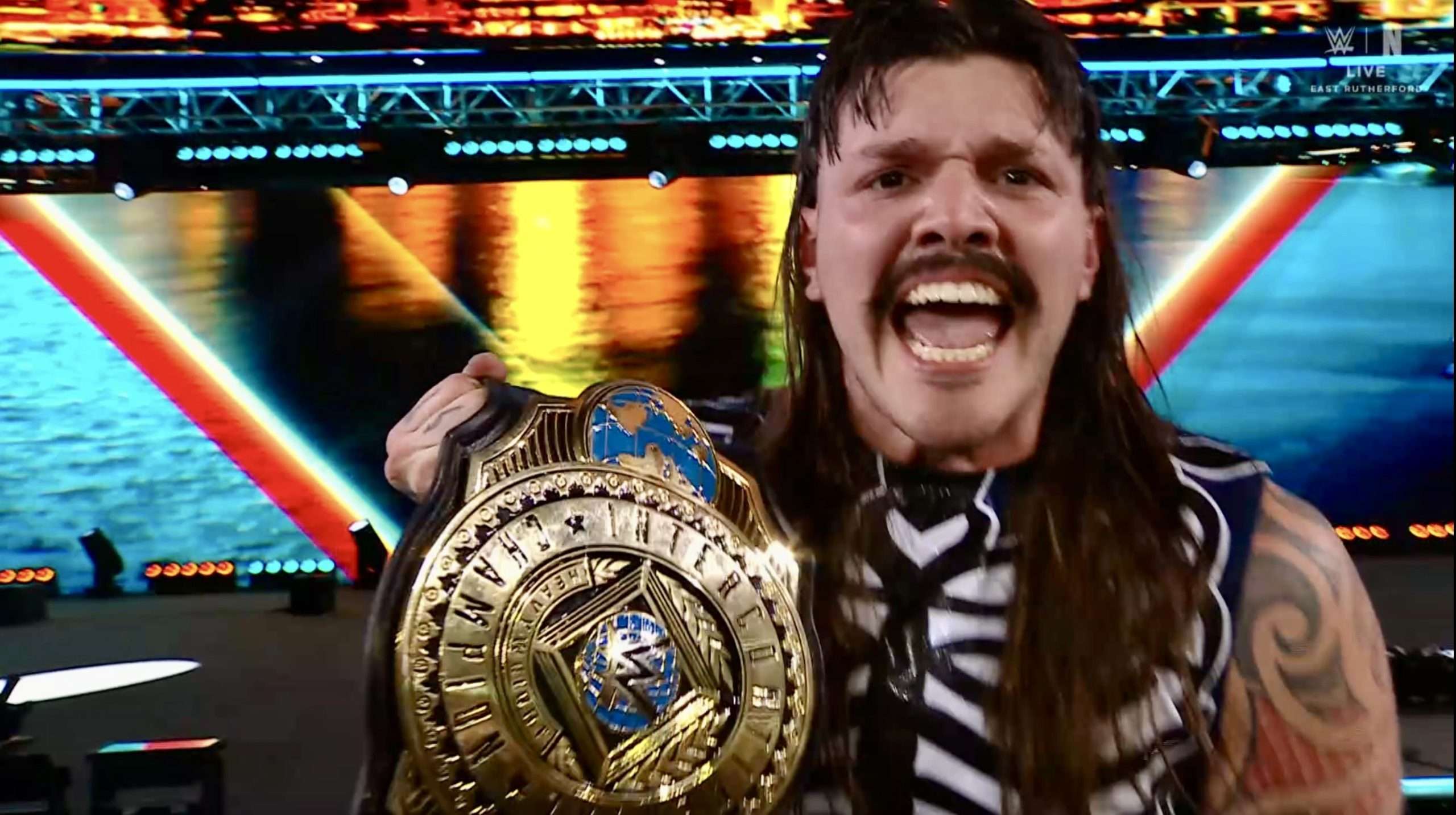 Dominik Mysterio retains Intercontinental Title against AJ Styles