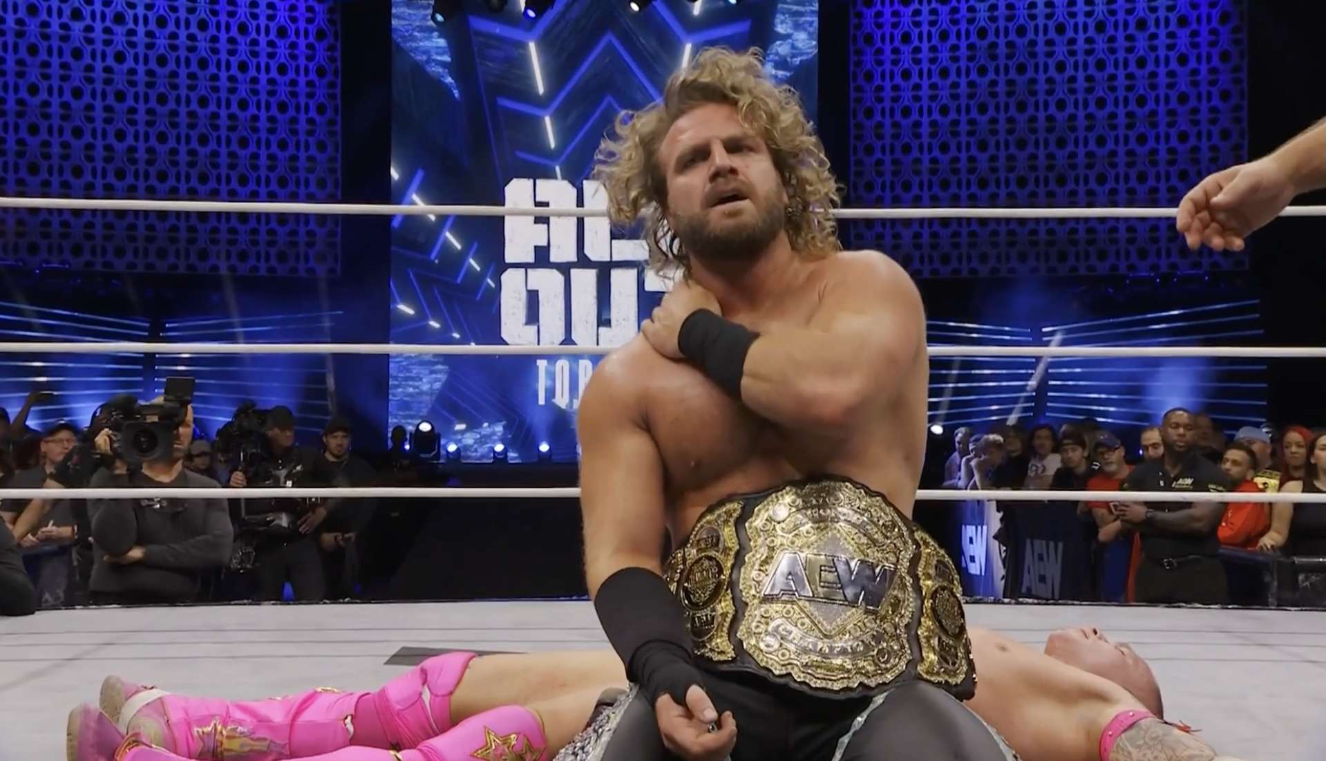 Hangman Page retains AEW World Championship against Kyle Fletcher in finale to AEW All Out