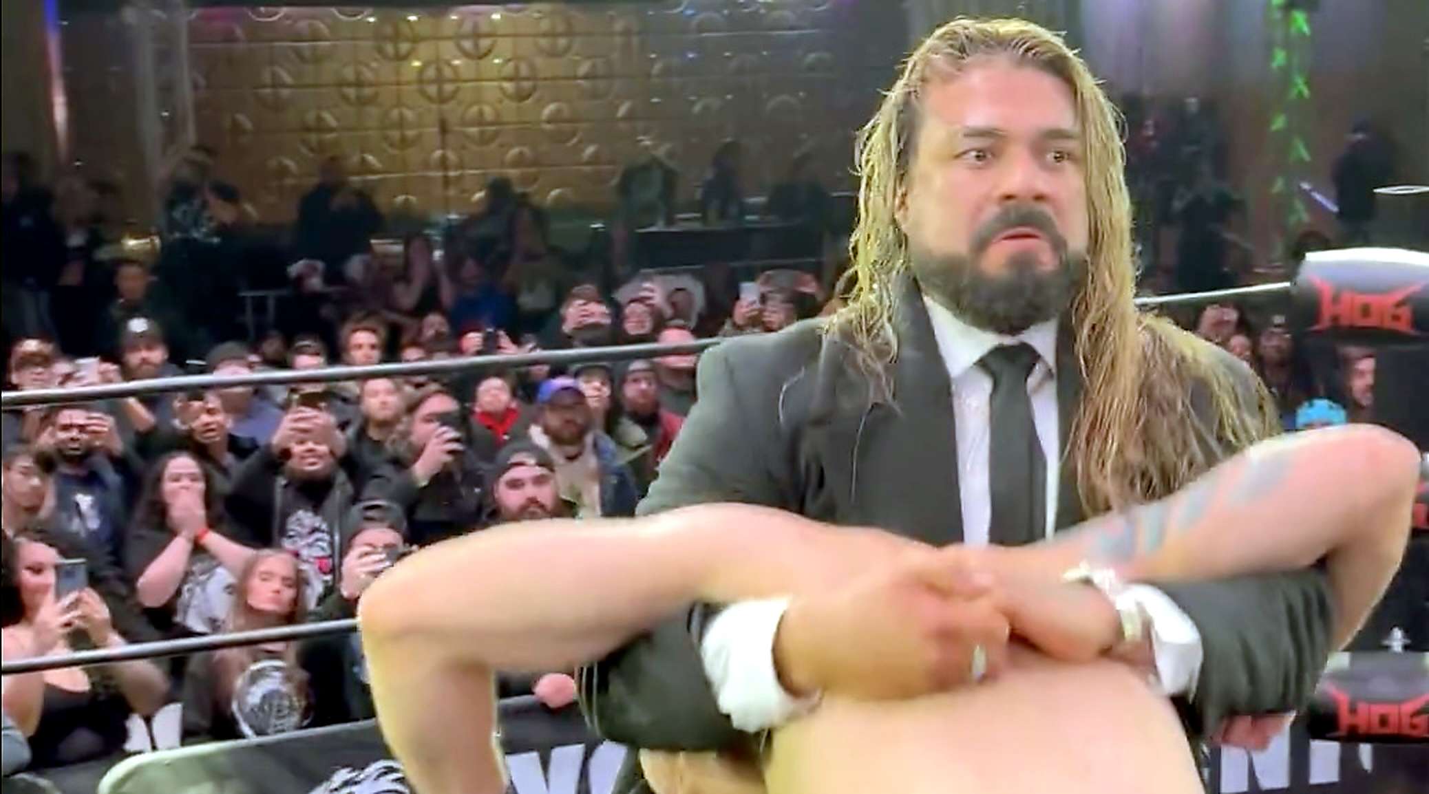 Andrade makes surprise appearance at House of Glory event in New York