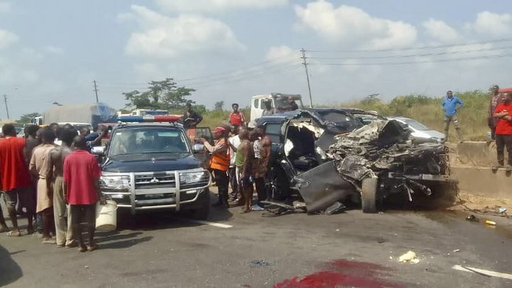 Anthony Joshua injured in car crash in Nigeria that leaves two dead