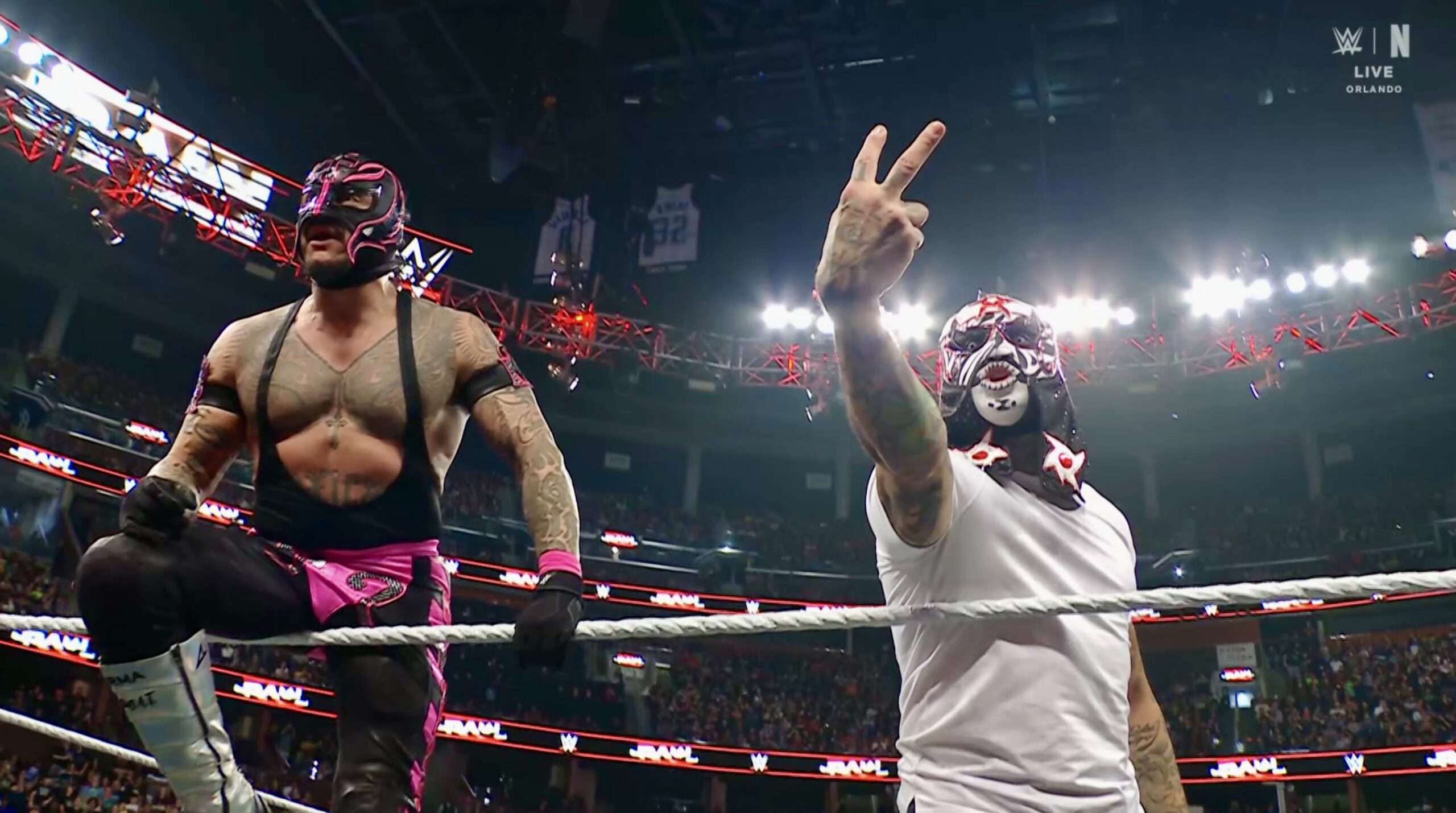 Penta returns to WWE Raw, saves Rey Mysterio from beatdown